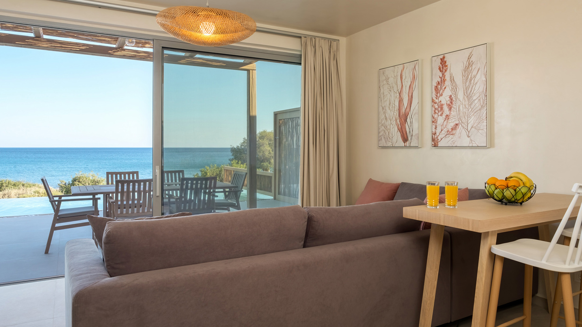SALVIA LUXURY COLLECTION SUITES | ΝΕΟΚΕΜ