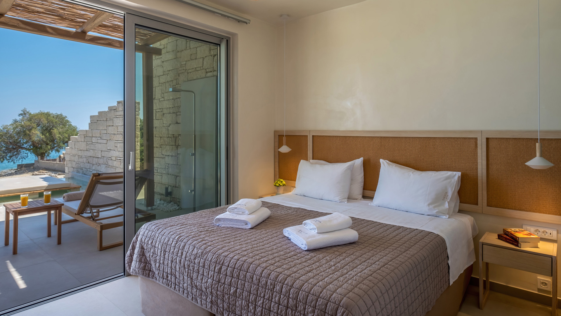 SALVIA LUXURY COLLECTION SUITES | ΝΕΟΚΕΜ